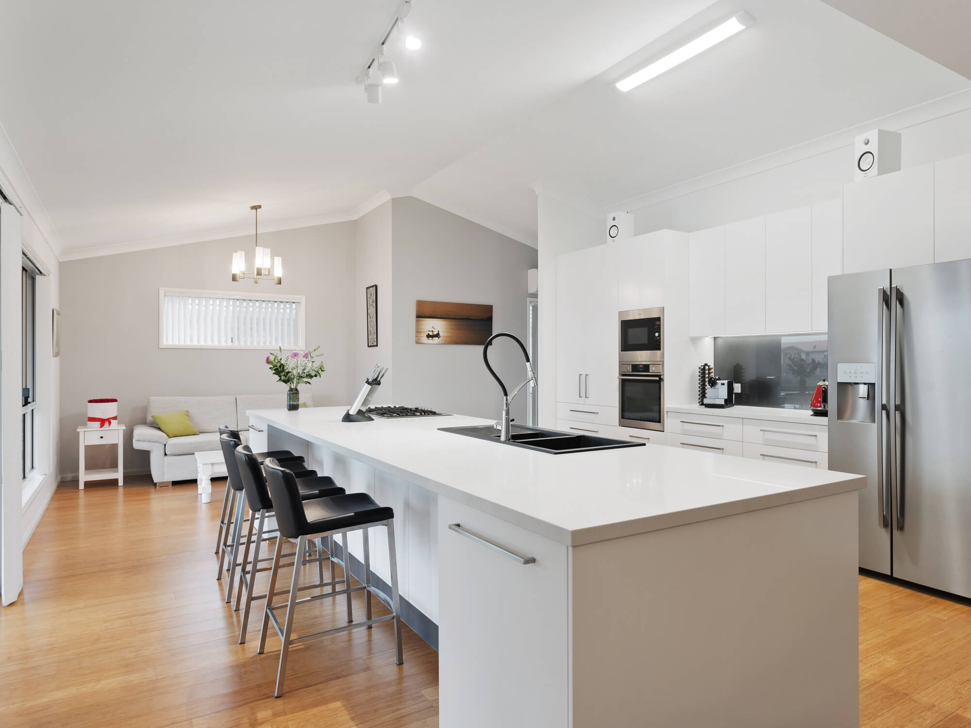 Why should I use engineered stone for my kitchen benchtop? - Banks ...